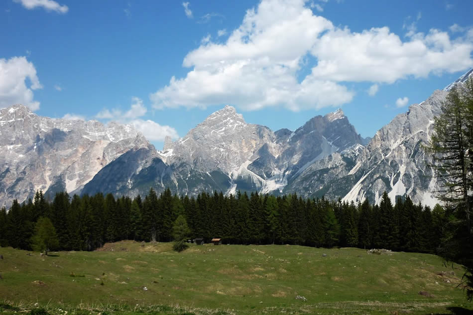 Cortina Ski Resort Italy | Dolomiti Skiing | Mountain Holidays