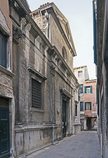 The Madonna with nail holes in her hands in the church of Santa Maria ...