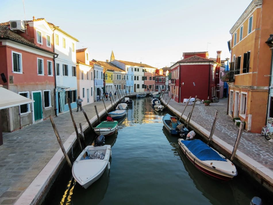 Burano Walking Tour & Dinner | Evening Visit with Local Guide